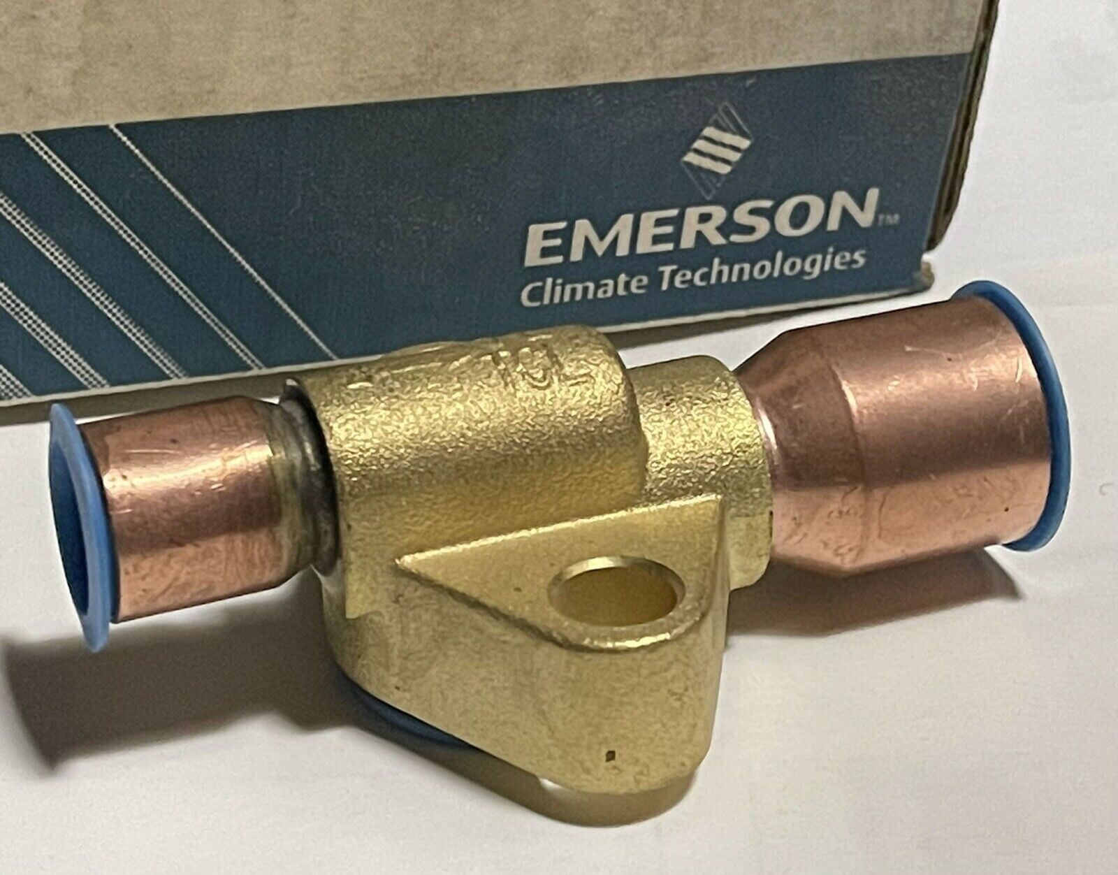 Emerson+X-6346-17+Flow+Control+Straight+Thru+Flange+044846 for sale ...