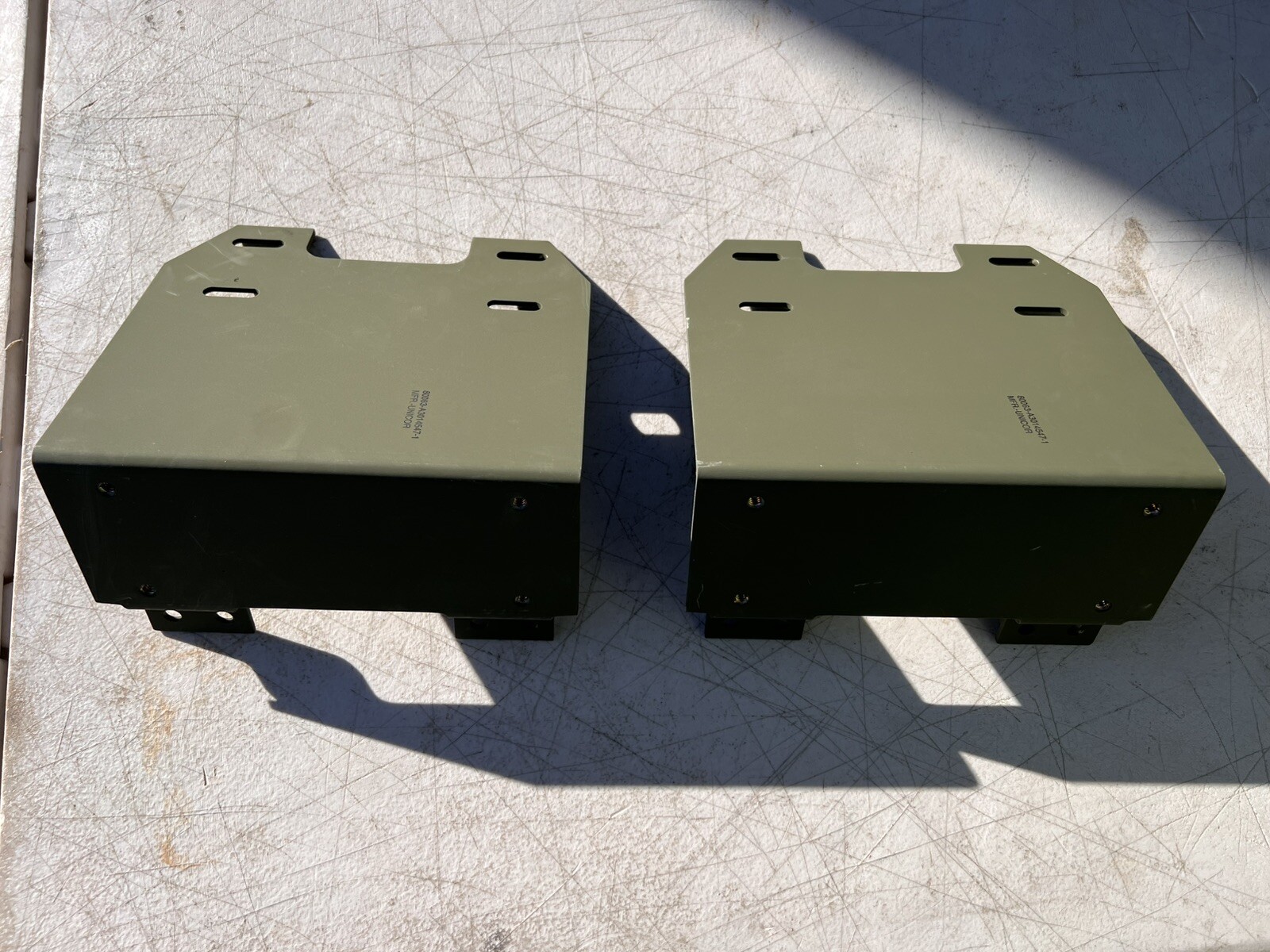 HUMVEE M998 HMMWV SINGAR RADIO 2 EACH BRACKET A3014547-1 | eBay
