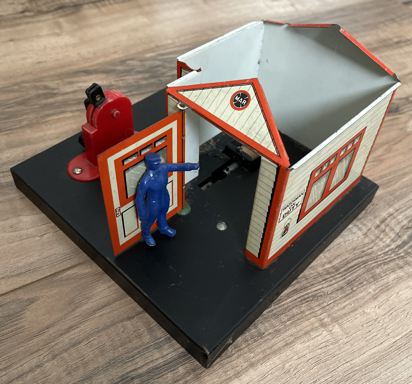1950s Marx RailRoad Crossing Building & Gate - Watchman On Duty O-GAUGE ...