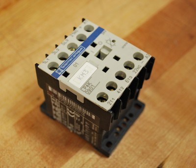 Relays - Telemecanique Control Relay Contactor