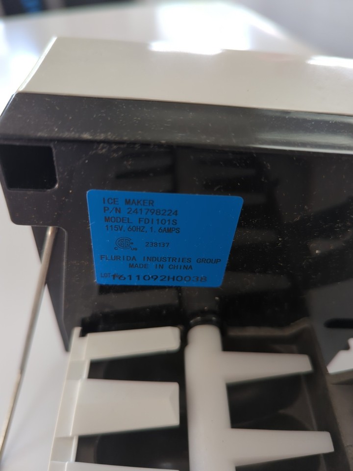 Frigidaire Electrolux Refrigerator Ice Maker Assembly 241798224 Model ...