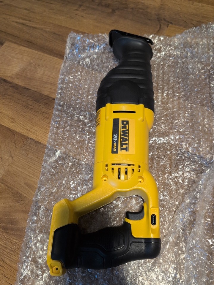 DeWALT DCS381 20V Max Cordless Battery Variable Speed Reciprocating Saw ...