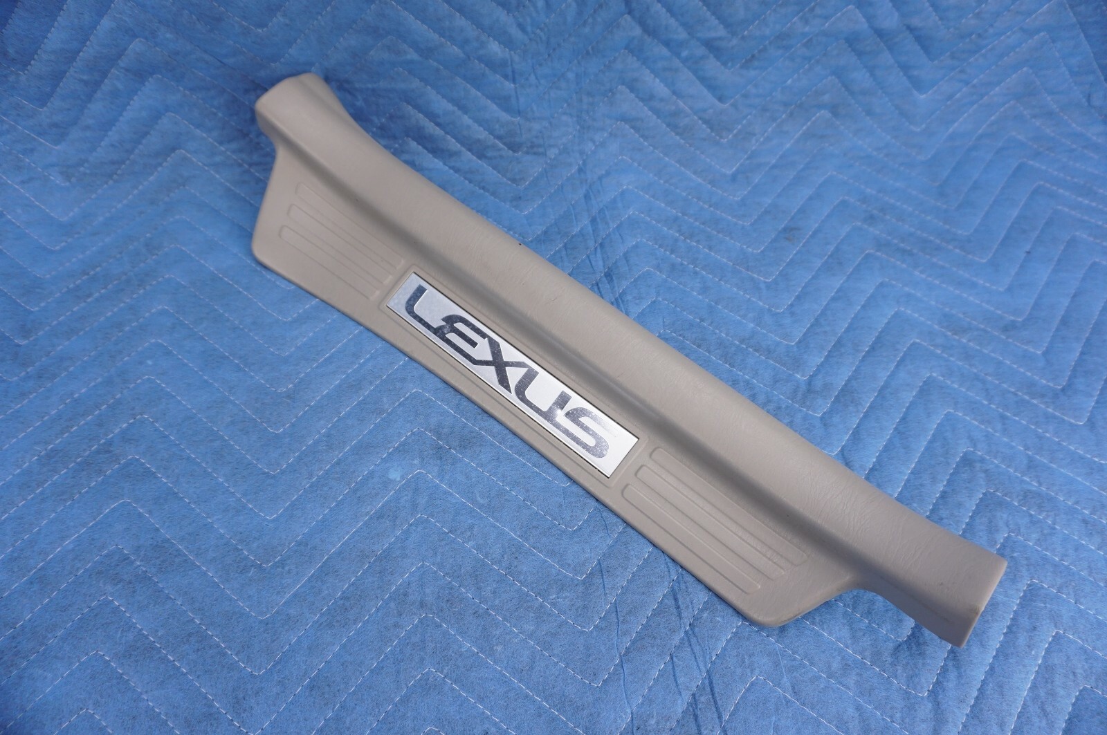 Lexus LX470 Rear Passenger Scuff Plate 1998-2002 Tan OEM | eBay