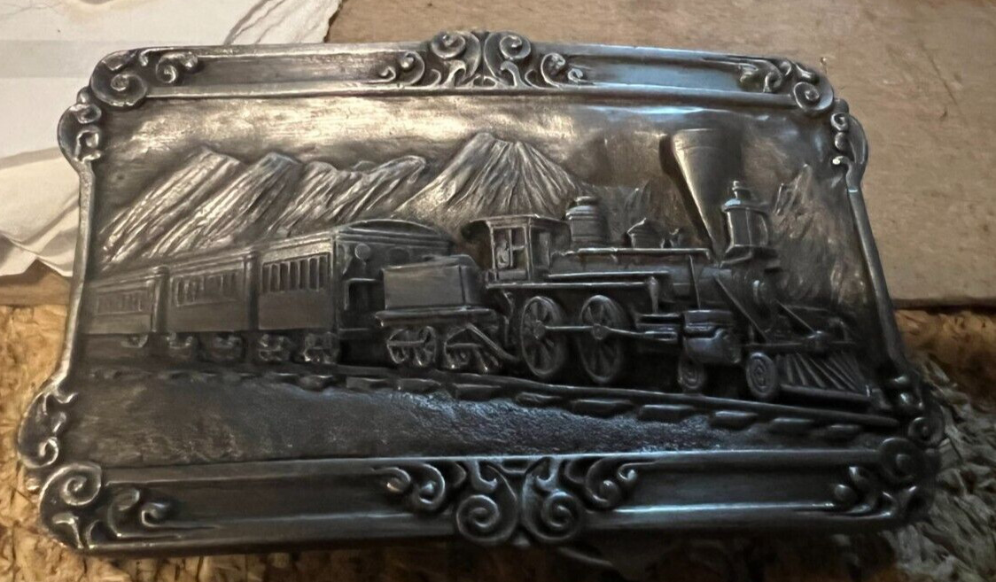 VINTAGE BELT BUCKLE----PEWTER TRAIN - Gem