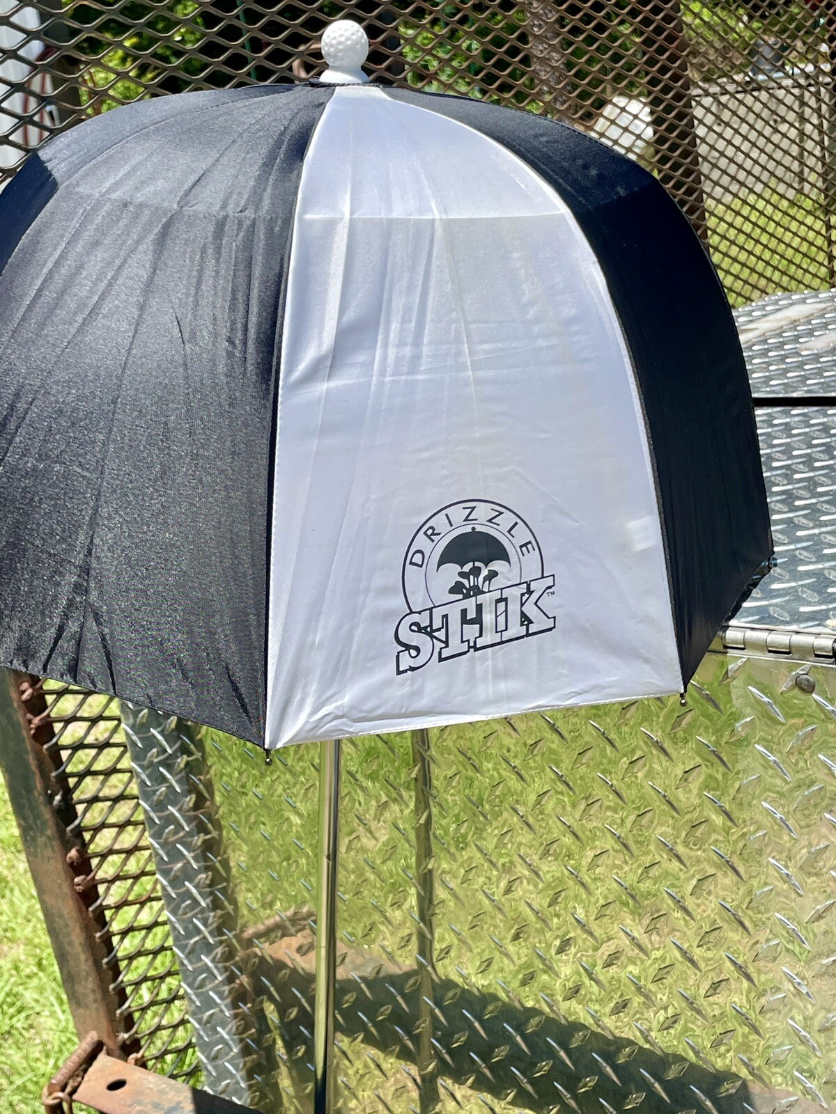 Drizzle Stik Stick Expandable Golf Club Umbrella Black and White, Good ...