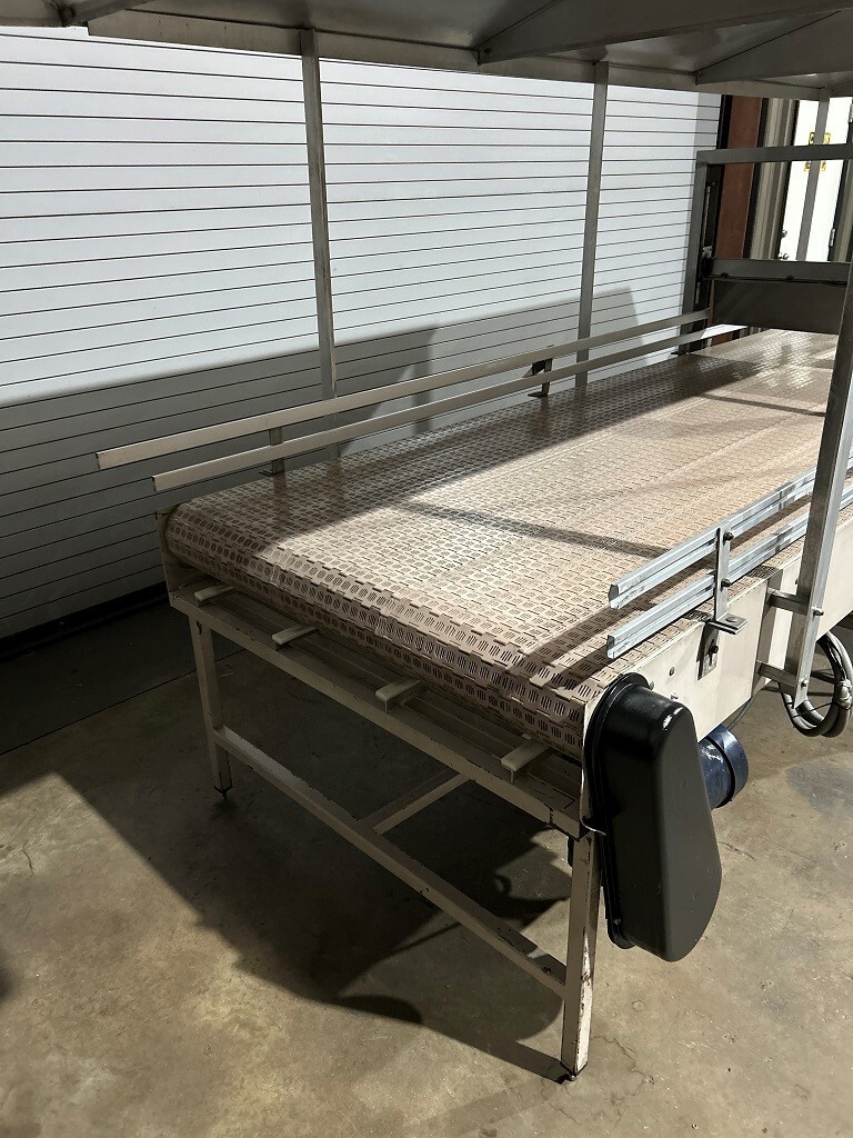 Ideas-In-Motion Semi-Auto Empty Bottle Debagger Table, Debagging ...