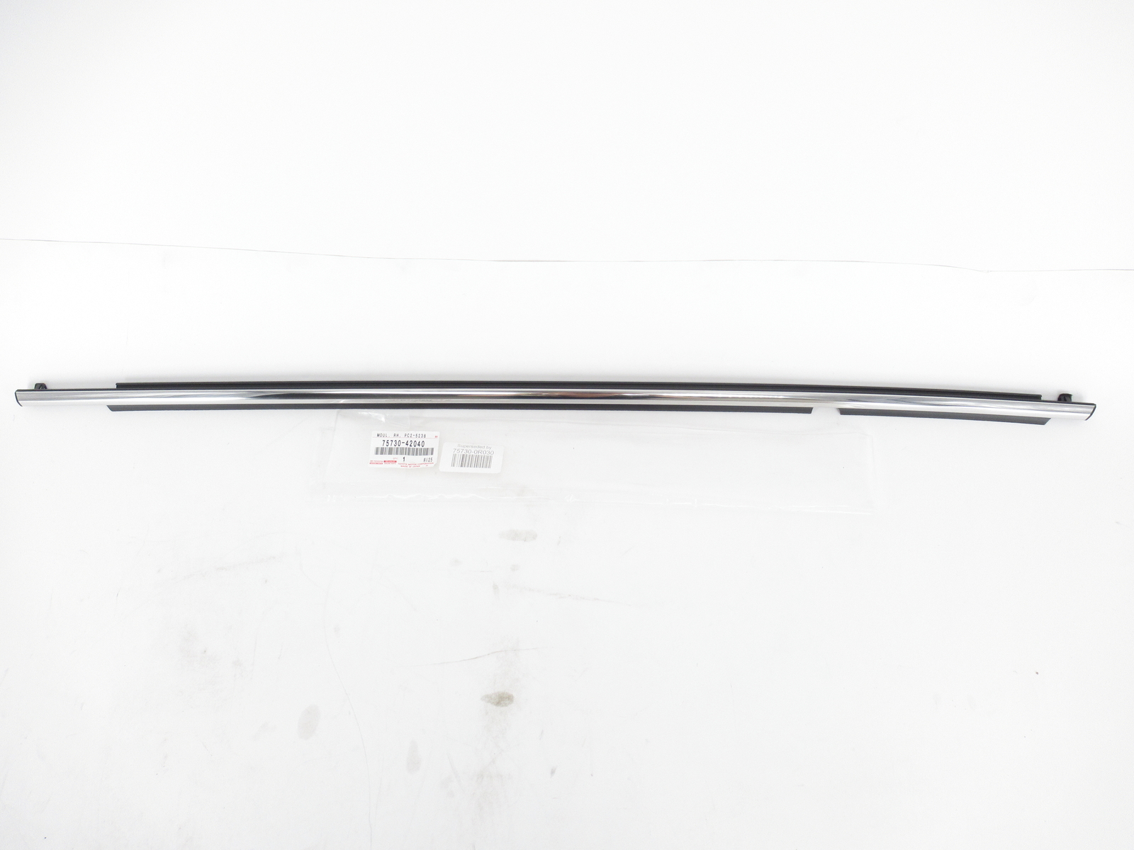 Genuine OEM Toyota 75730-0R030 Passenger Rear Window Sweep Belt Molding ...