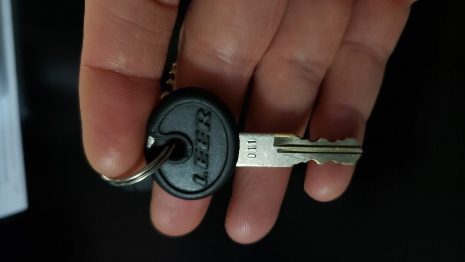 LEER Tonneau Truck Cap Replacement Key Cut To Key Codes 001-043 | eBay