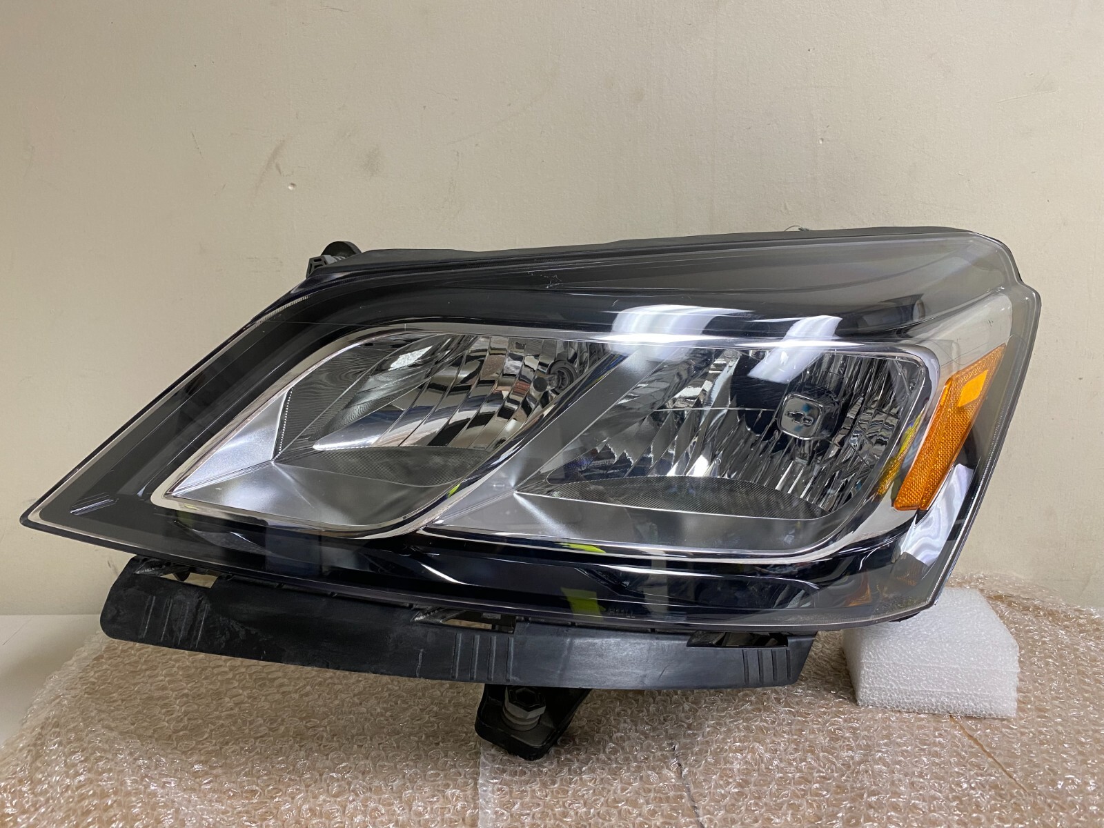 2013-2014-2015-2016-2017 Chevy traverse headlamp left halogen OEM | eBay