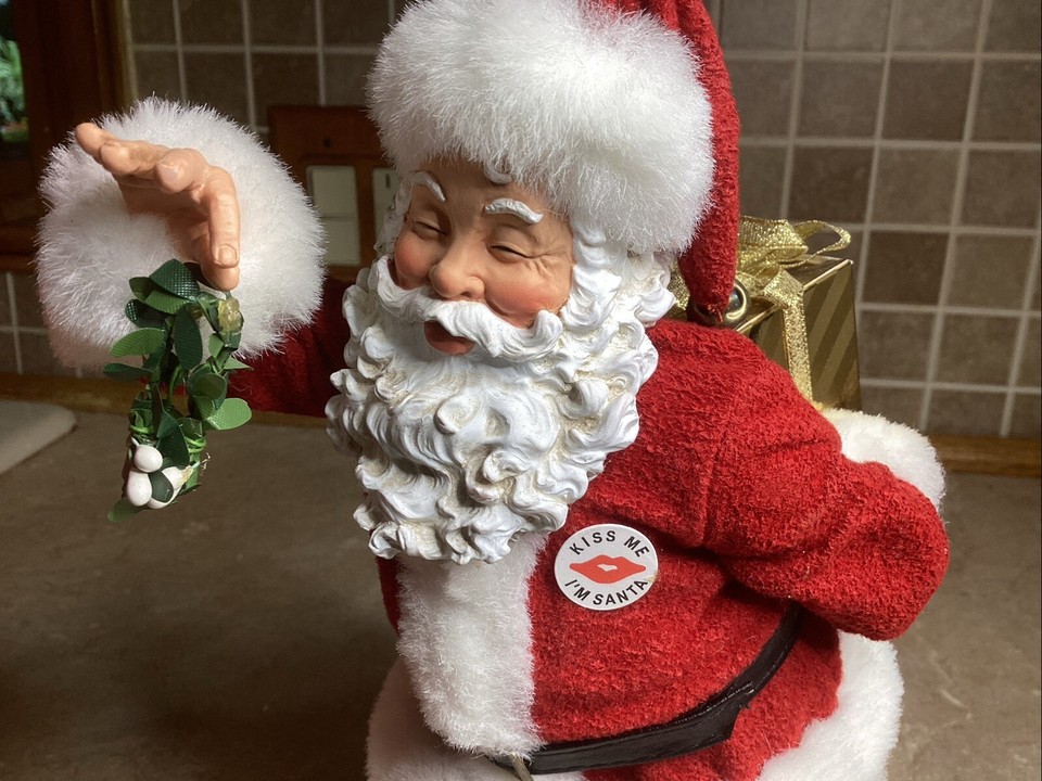 Department 56 Possible Dreams Clothtique "KISS ME, I'M SANTA" Santa ...