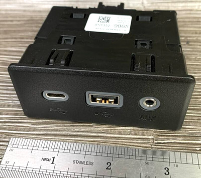 2019-2024 Chevrolet Malibu Front Center Console Audio Player and USB ...