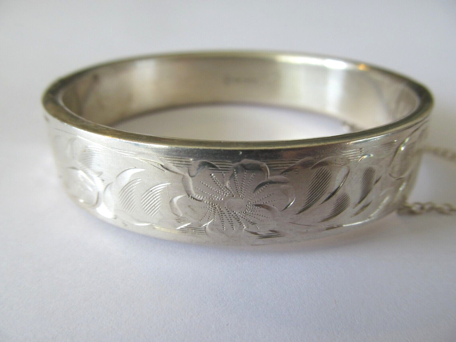 VINTAGE WIDE STERLING SILVER w/FINE EMBOSSED ETCHINGS… - Gem