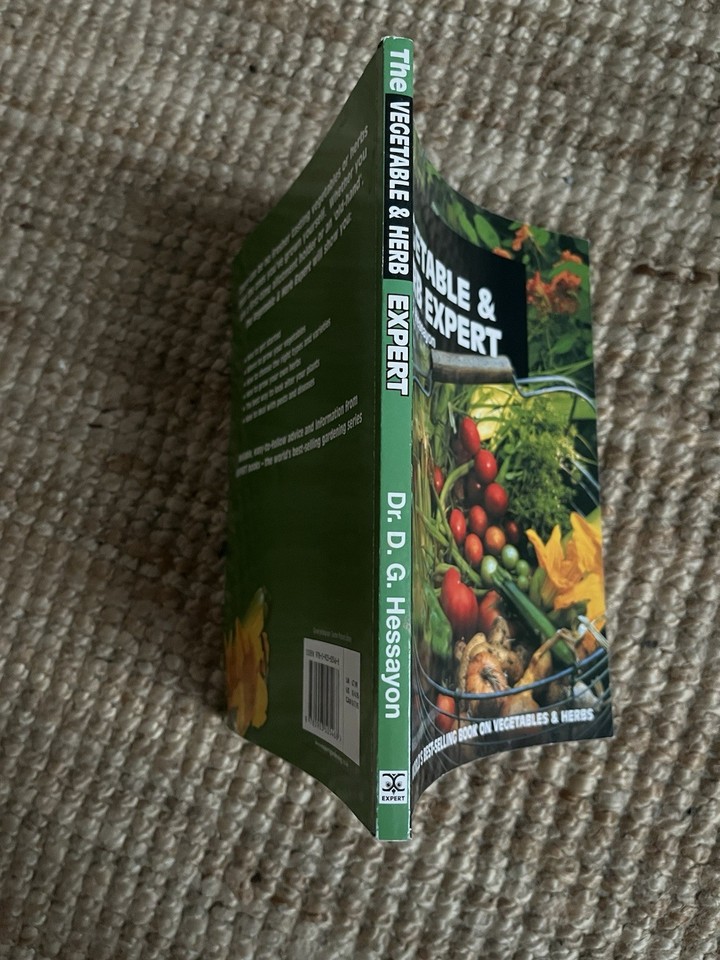 The VEGETABLE & Herb Expert Dr.D.G Hessayon Paperback Book 1997 | eBay UK