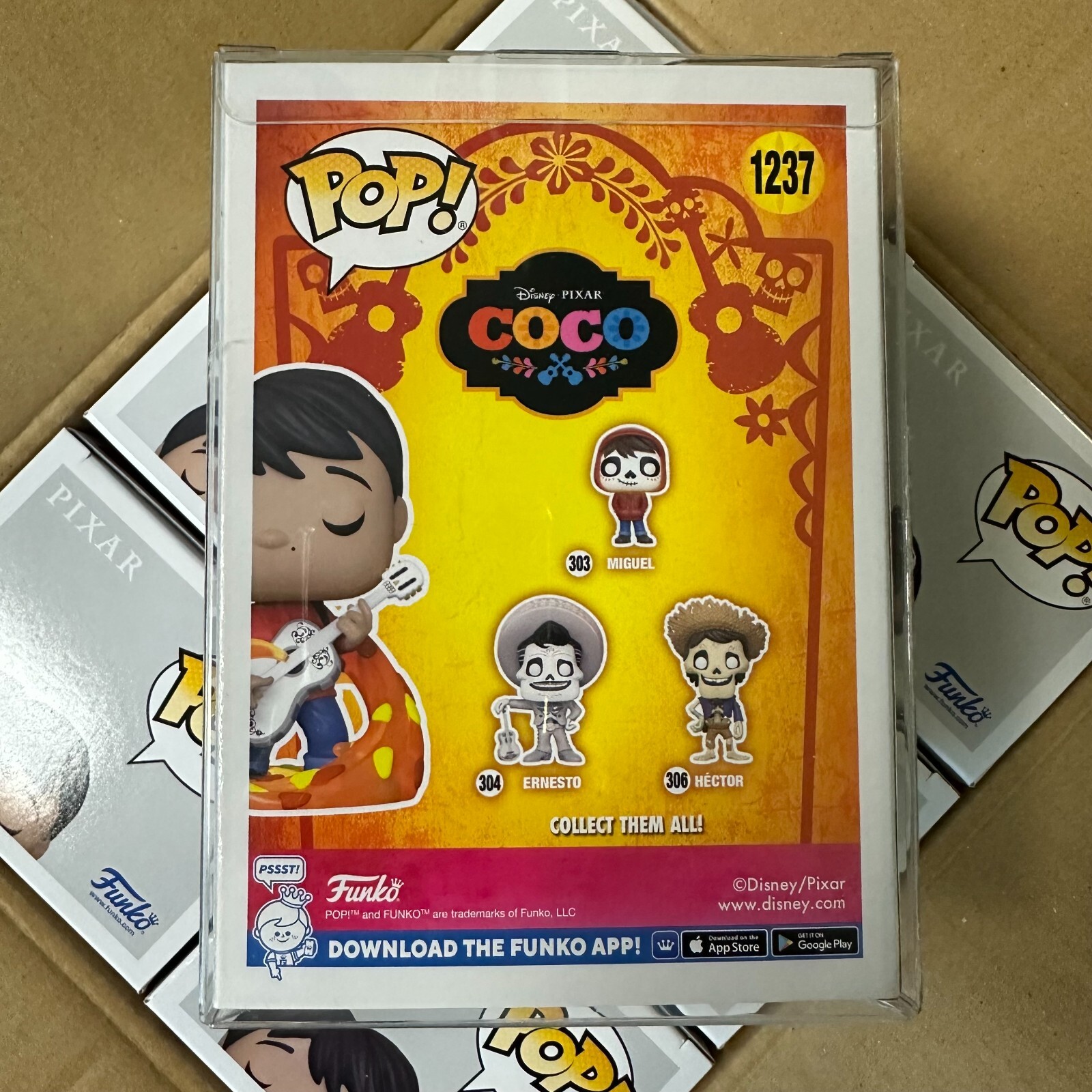 Funko Pop CoCo : Miguel with Guitar Glows in the Dark #1237 Vinyl ...