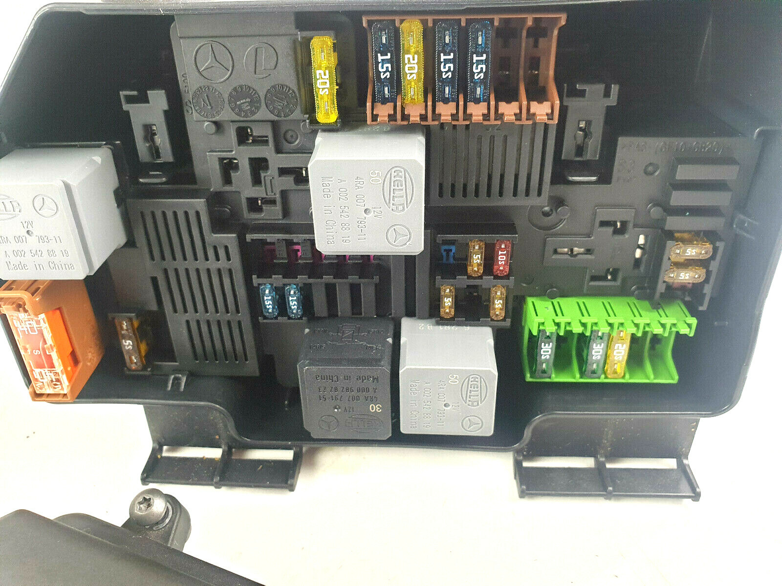 MERCEDES E-CLASS E220 W213 S213 ESTATE / FUSE BOX | eBay