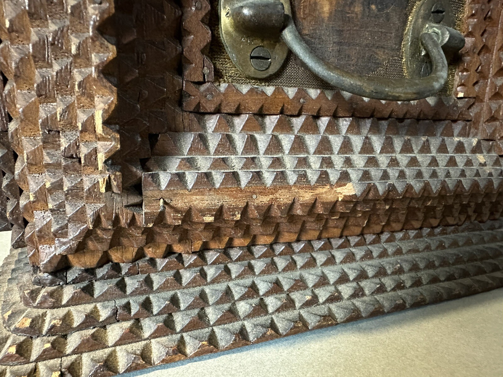 Primitive Antique Country Folk Art Chip Carved Tramp Art Box | eBay