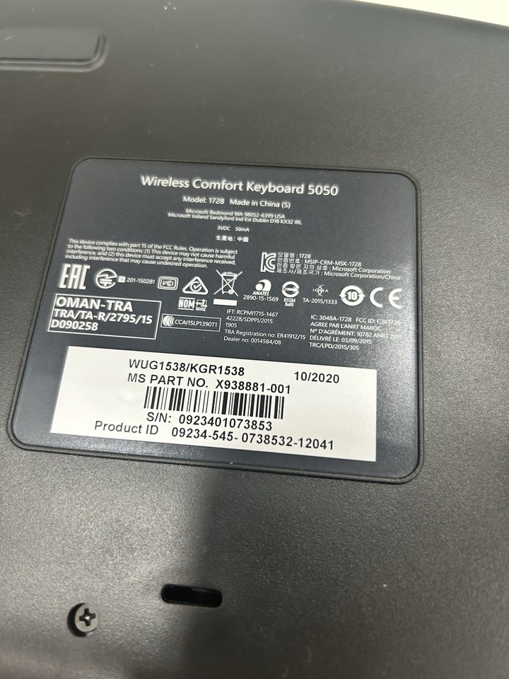 Microsoft Wireless Comfort Desktop 5050 Keyboard & Mouse Bundle (French ...