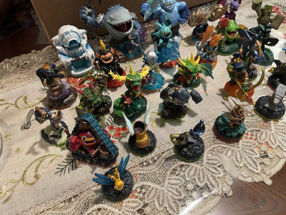 Activision Skylanders Lot of 30 Pieces Characters Figures | eBay