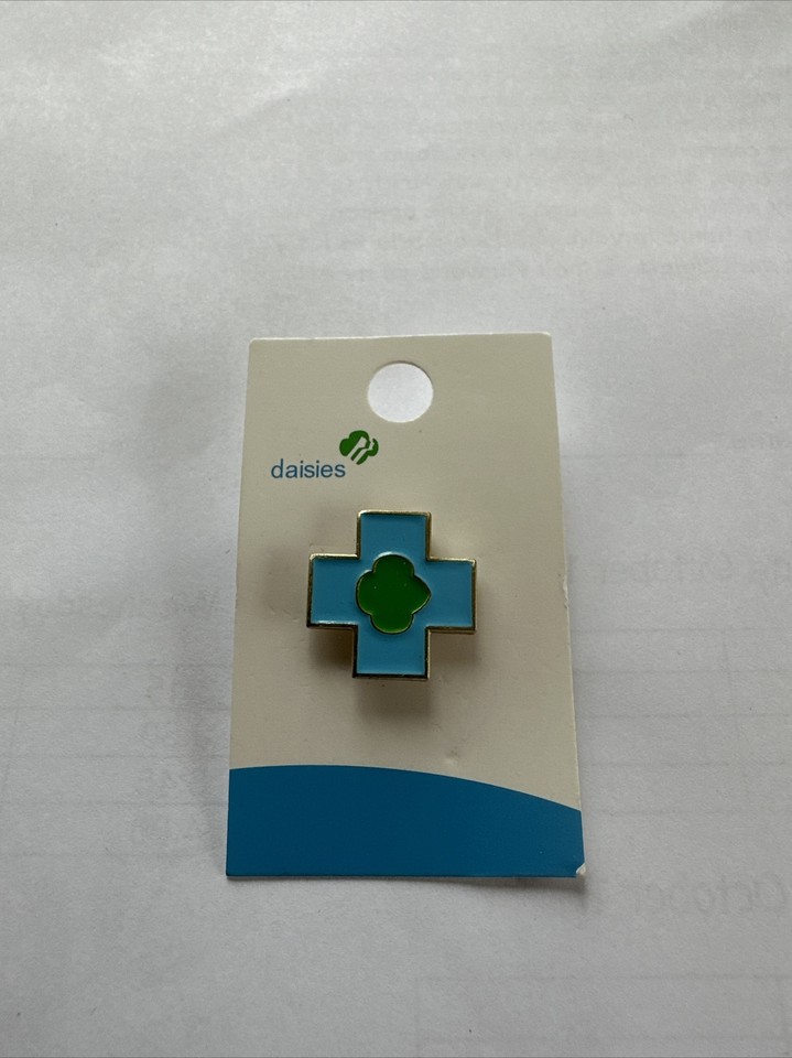 Girl Scout Daisy Safety Award Pin Item#61721 | eBay