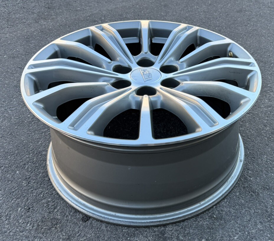 17 18 19 CADILLAC XT5 OEM 18X8 SILVER & GRAY FINISH WHEEL RIM 23101924 ...