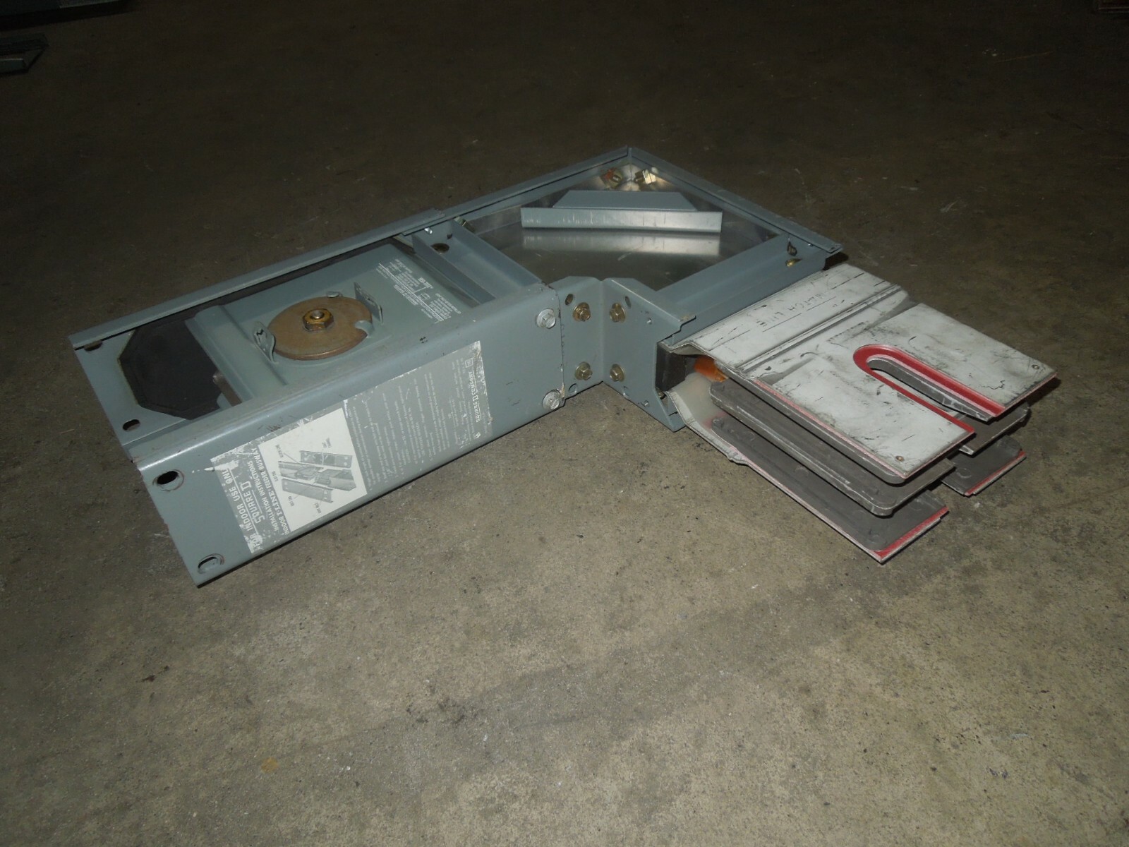 Square D I-Line AF510G-LFM11 1000A 3P 4W Aluminum Flatwise/Horizontal ...