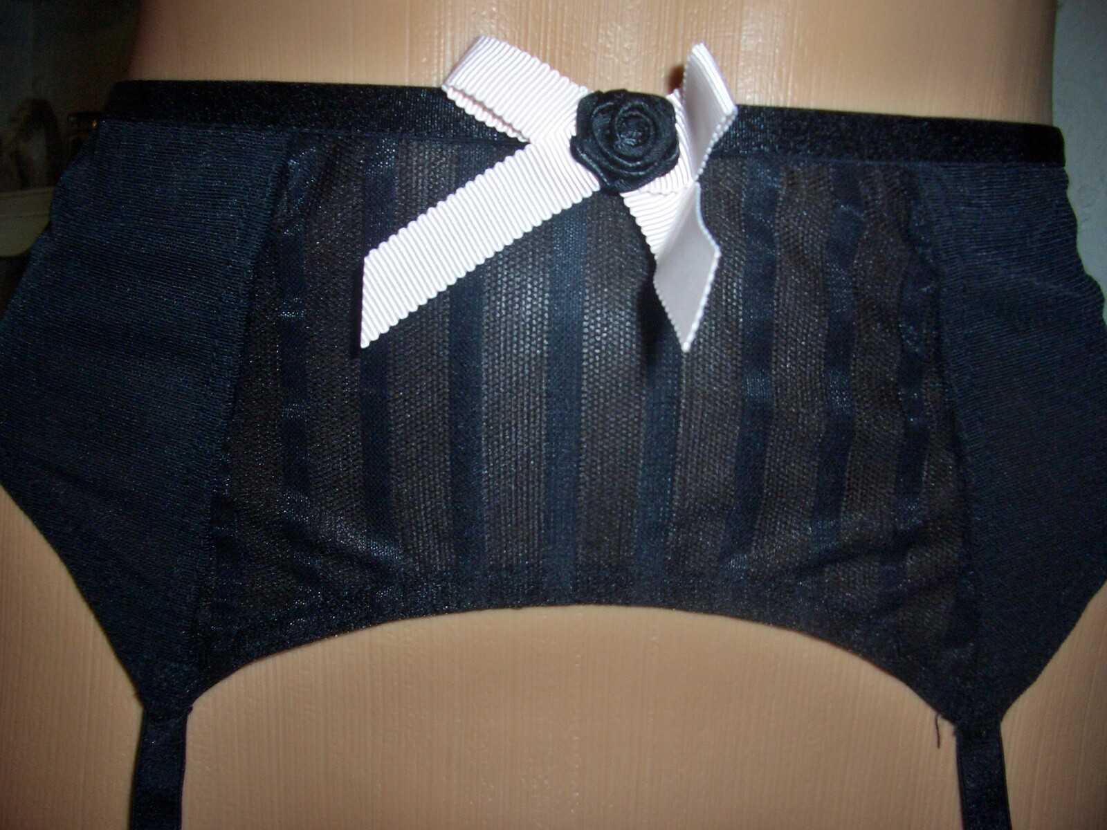 Toller Pin Up Nylon Strapsgürtel Gr. S schwarz Strumpfhalter Straps neu ...