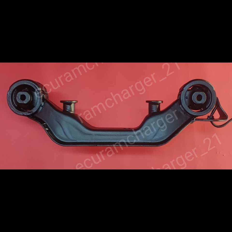 03-06 Vibe & Toyota Matrix Rear Differential Crossmember Mount AWD | eBay