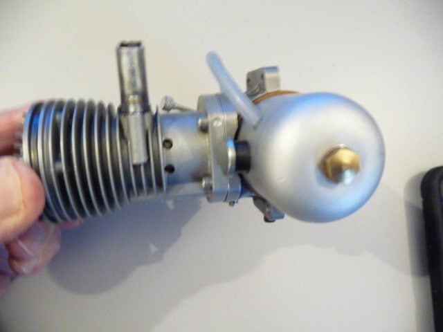 Super Cyclone reproduction " Competition" model airplane ignition ...