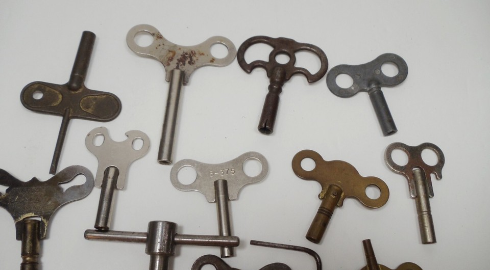 LOT OF 14 ANTIQUE WINDE UP CLOCK KEYS | eBay