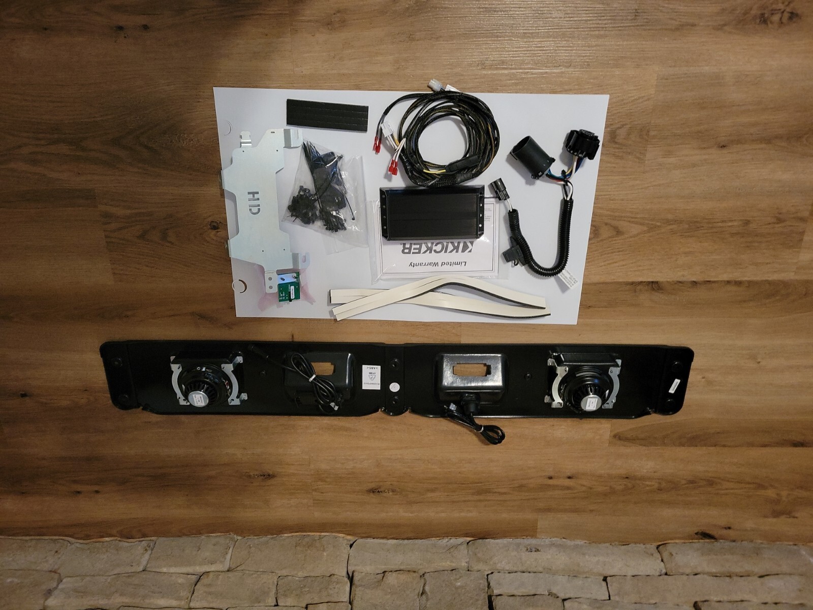 GM OE 19418459 KICKER®️ MultiPro™️ Tailgate Audio System (Lights Not ...