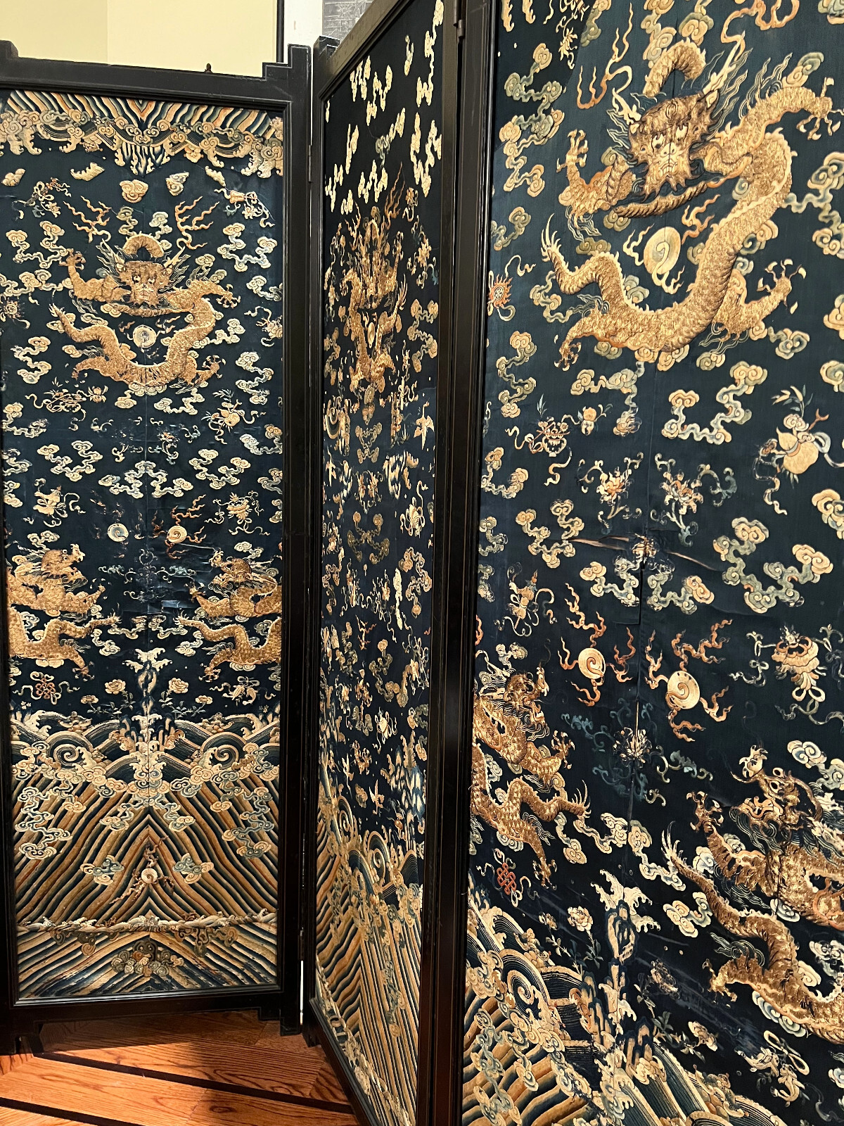 A Rare and Large Qing Dynasty Embroidered Silk Dragon Three-panel Room ...