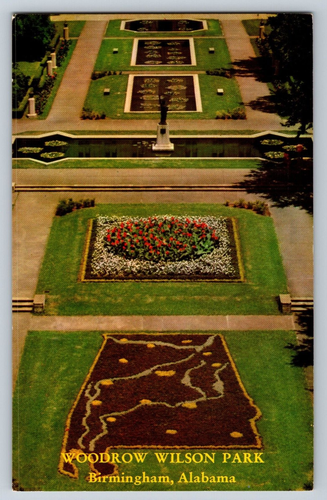 Postcard Woodrow Wilson Park Between the City Hall and Court House ...