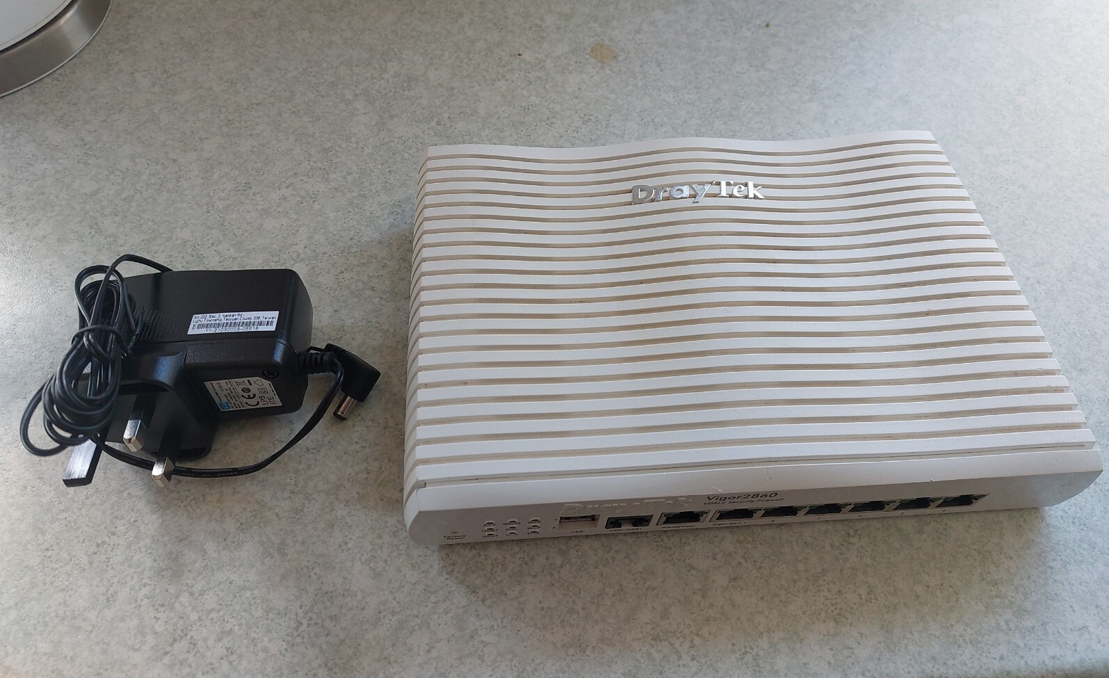 DrayTek Vigor 2860 300 Mbps Wireless N Router (V2860) for sale online ...