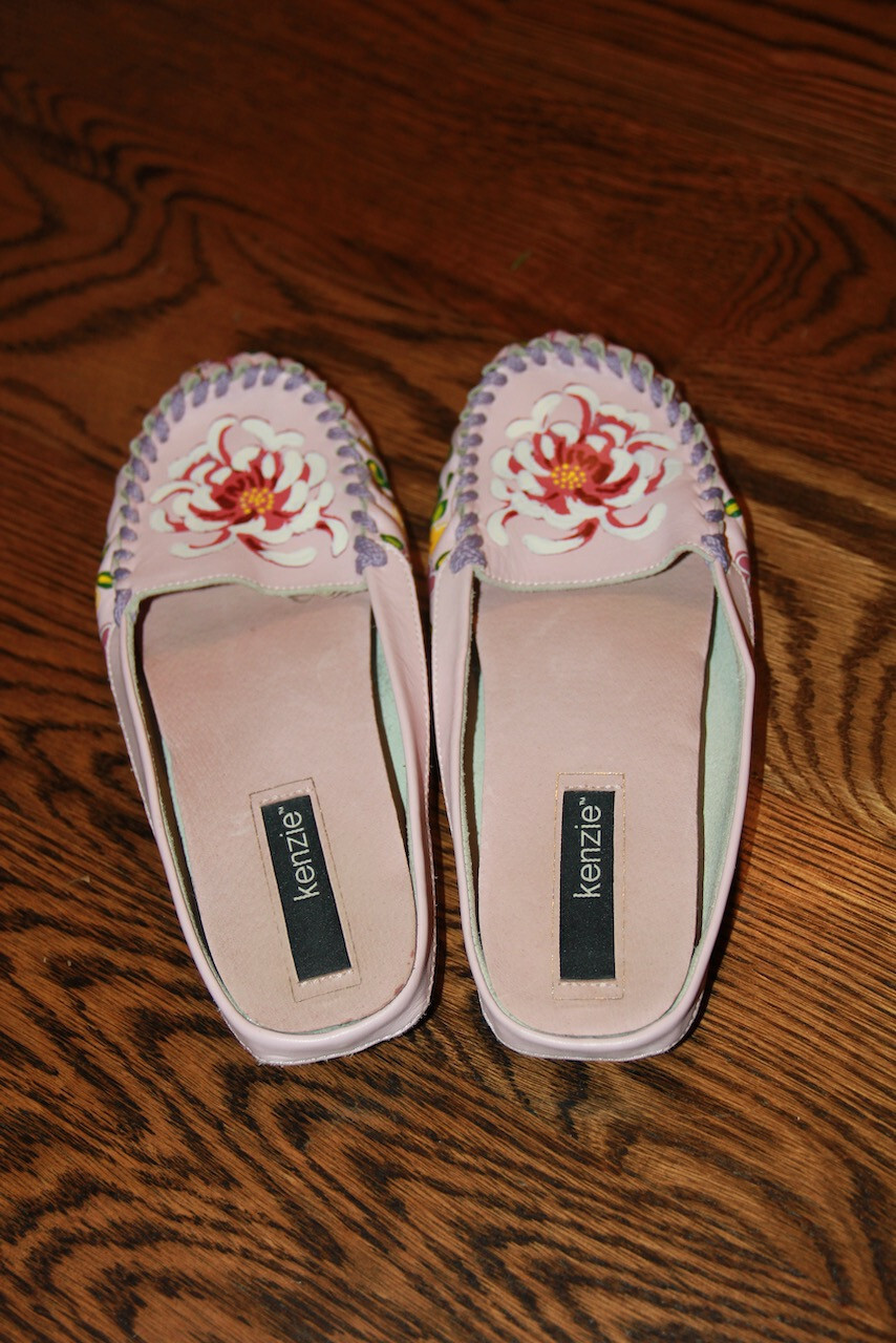 Kenzie Hand Painted Floral Slip on Shoes Size 9.5 Pre-owned | eBay