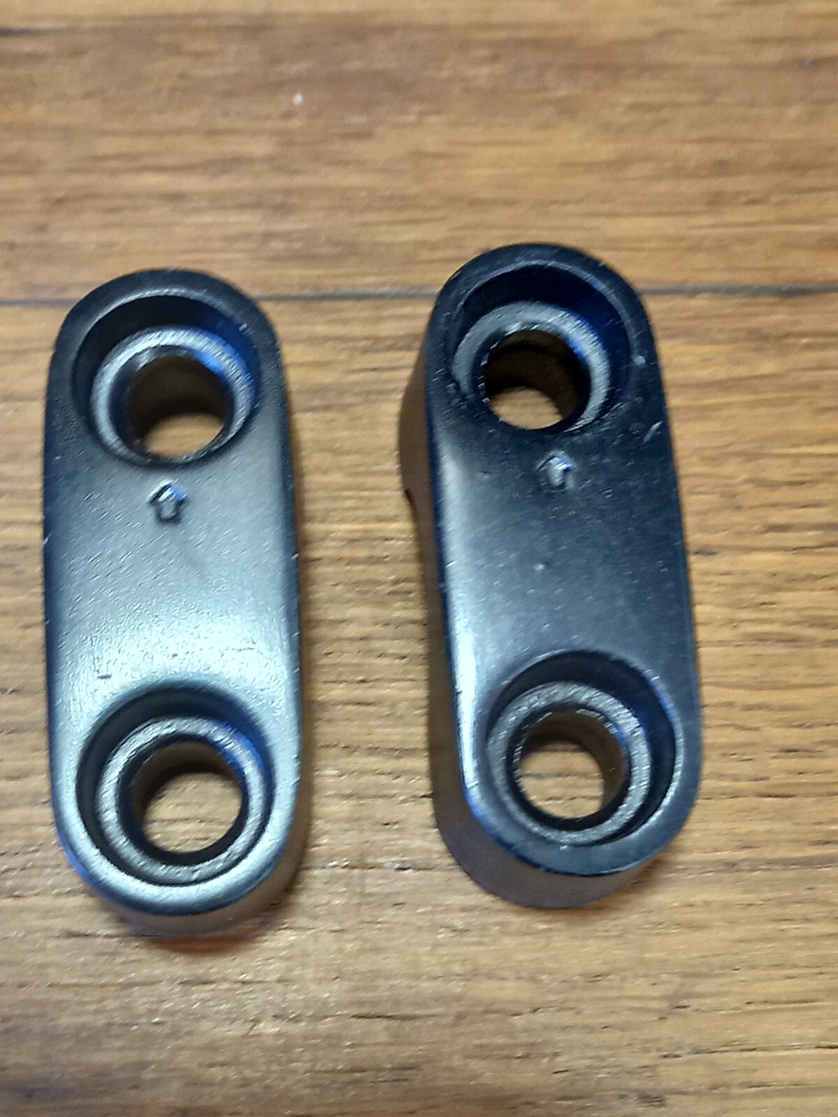 2x NOS GENUINE YAMAHA RD 350 LC YPVS 31K HANDLE BAR HOLDER CLAMP RISER ...