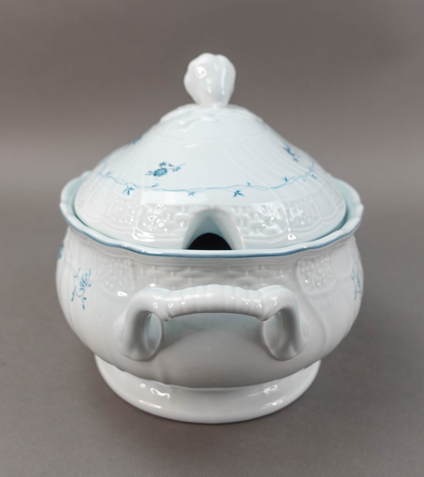 Mikasa Japan Precious Blue Sheffield D2502 Blue Floral Tureen With Lid ...