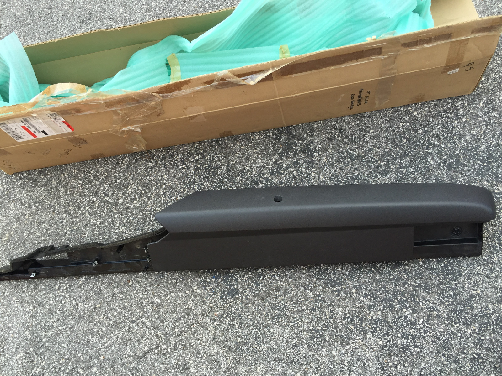 Chevrolet Avalanche 2003-2006 Tray Cargo Box w/ lid Right Hand RH smoke ...