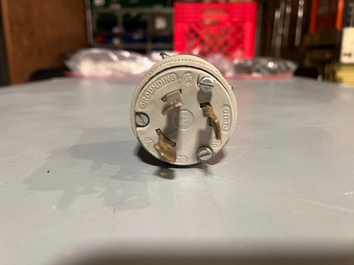 NEMA L5-30P 125V 30 Amp 3W 2P Twist Lock Male Plug | eBay