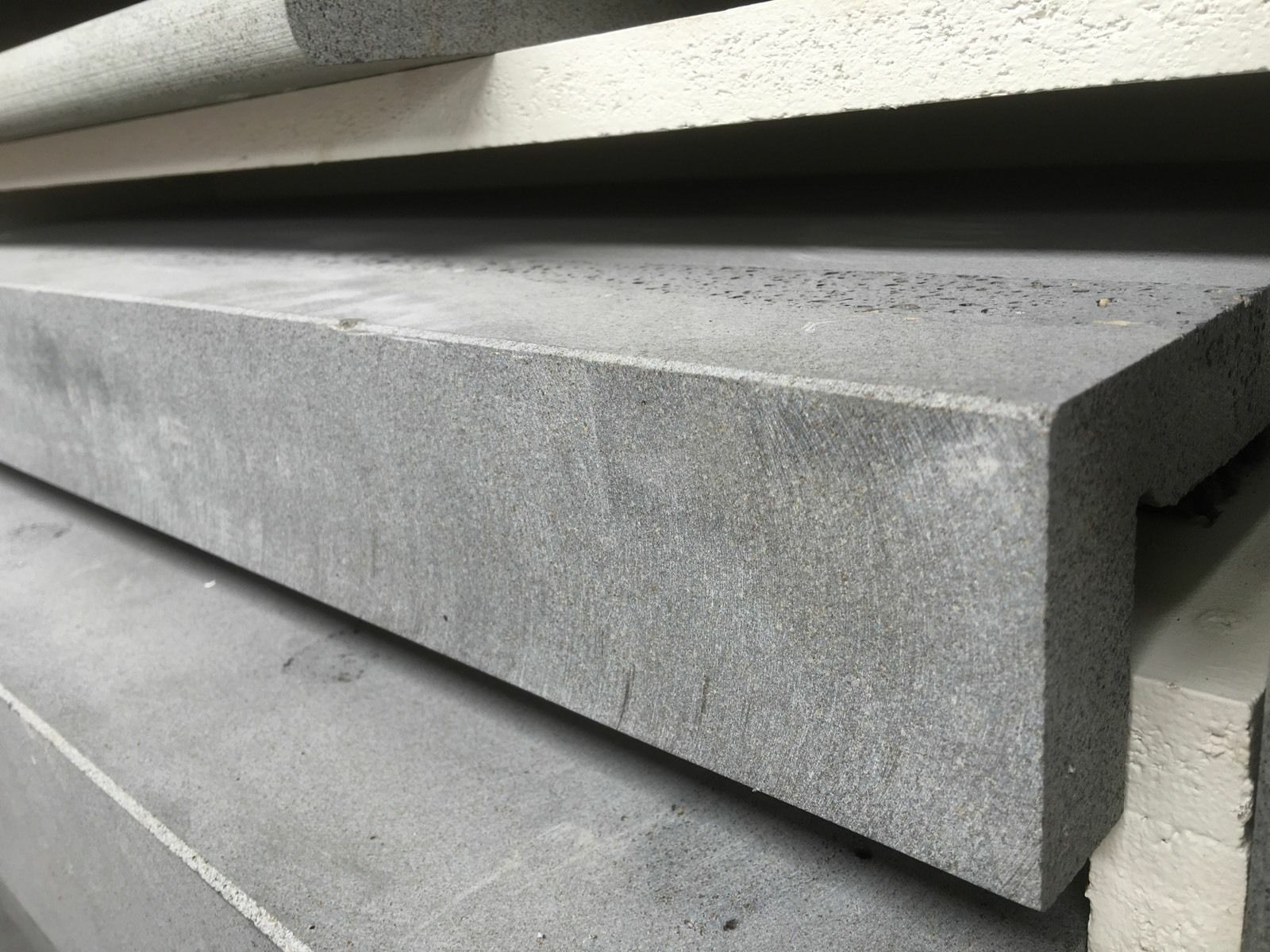 Tasman Bluestone Drop Edge Coping Pavers - 600x400x20/40 (60mm ) - Pool ...