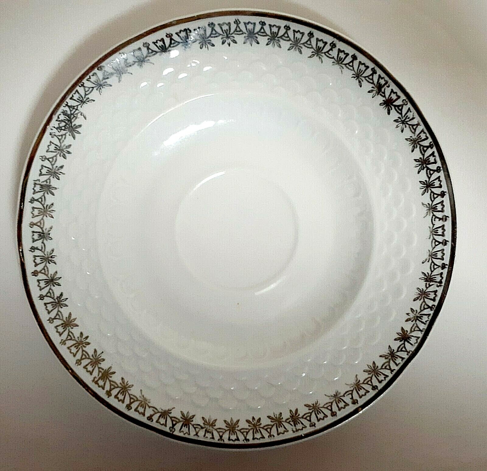 APULUM SAUCER FINE PORCELAIN CHINA SILVER EDGE LIGHT SCALLOPED SURFACE ...