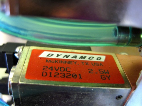 DYNAMCO Pneumatic Solenoid Valve 24VDC Manifold Block D123202 D123201 ...