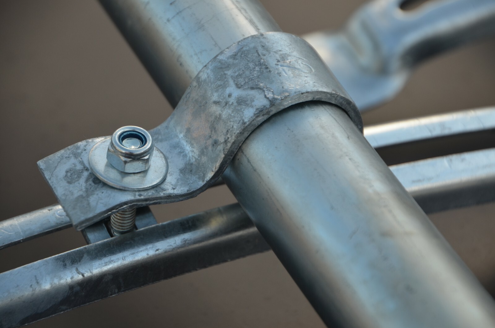 TRUCK HGV TRAILER LUTON VAN MUDGUARDS MOUNTING BRACKETS AND BAR ...