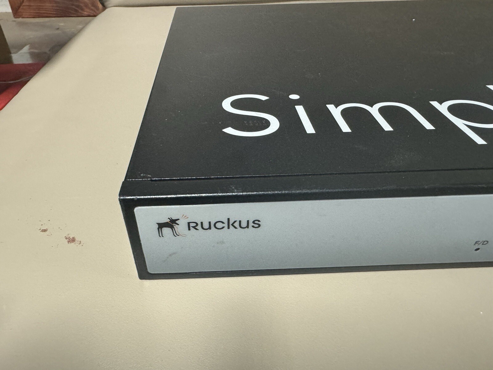 Ruckus SmartZone 100 SZ100 P01-S124-US00 AP Management Controller for ...