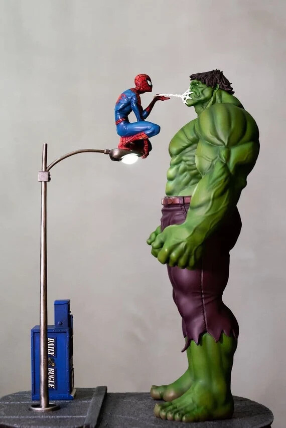 Hulk vs. spider-man Resin Sculpture Statue Model Kit Unpainted ...
