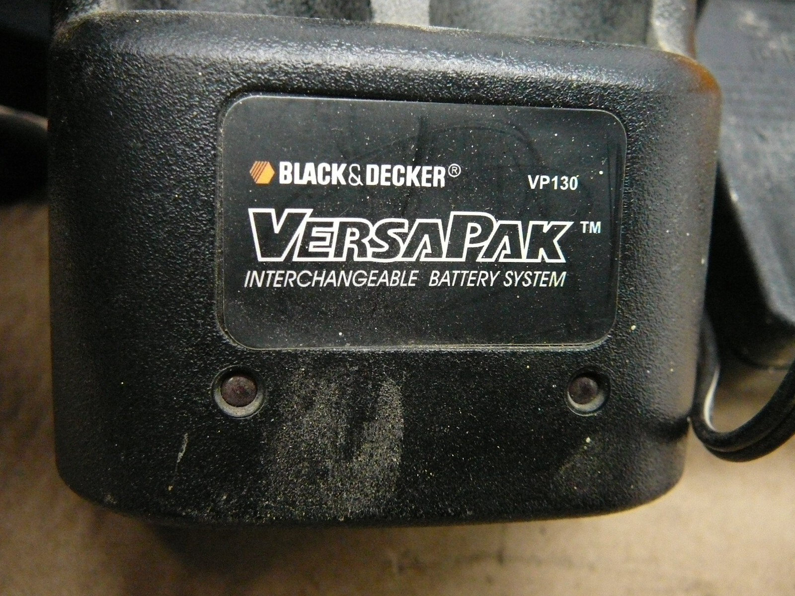 HETRONIC PISTOL GRIP TRANSMITTER CS458TXN W/VERSAPAK CHARGER H7-00237 ...