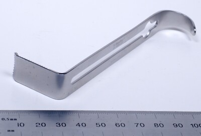 V. Mueller CH1030-003 Henly Retractor 5" Center Blade 16x33mm Stainless ...