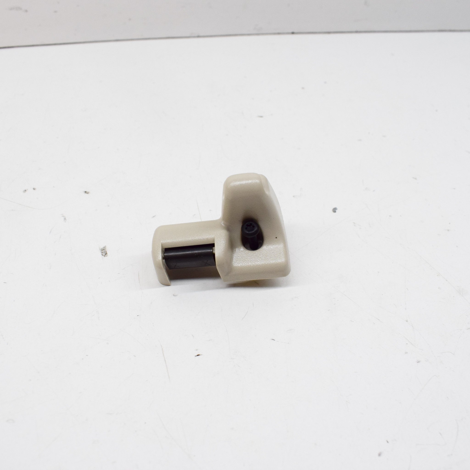 LR RANGE ROVER L322 Sun Visor Left Retaining Clip EGP000050NUG NEW | eBay