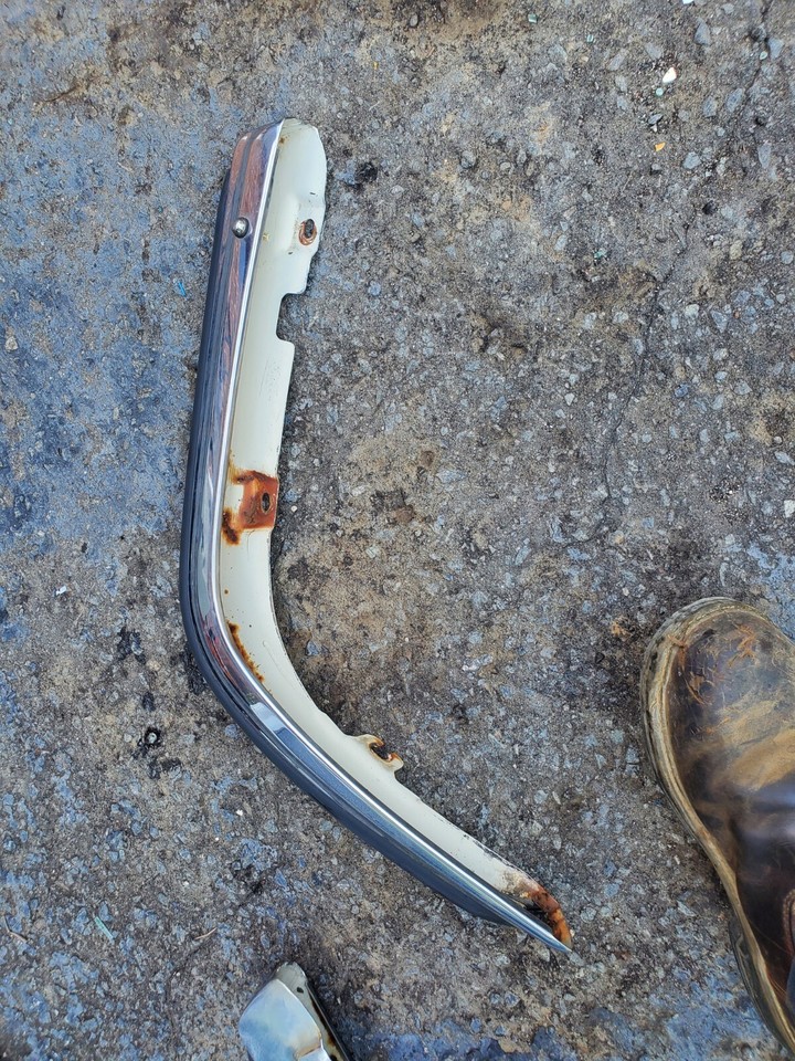 MERCEDES-BENZ R107 450SL 350SL FRONT BUMPER CHROME COVER PAIR L&R SET ...