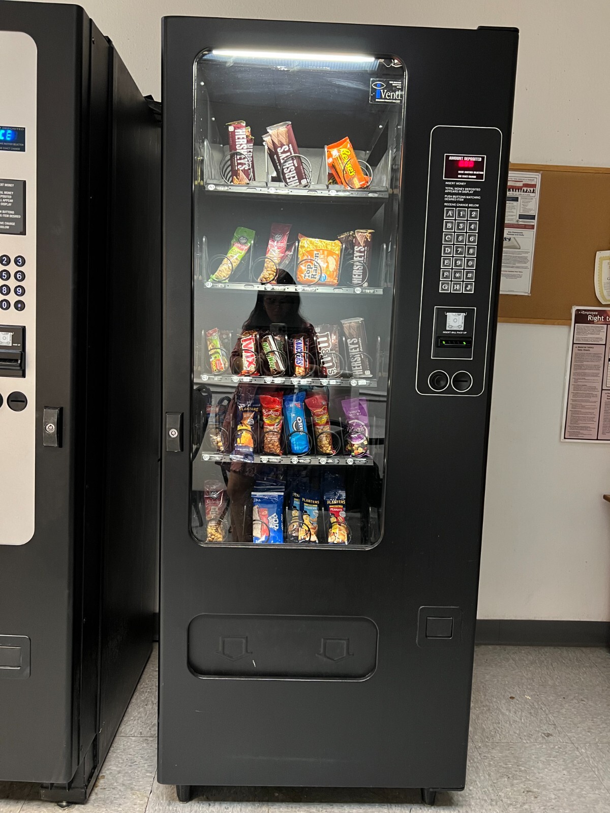 Snack Vending Machine Wittern 3130 Pre-Owned in Excellent Condition for ...