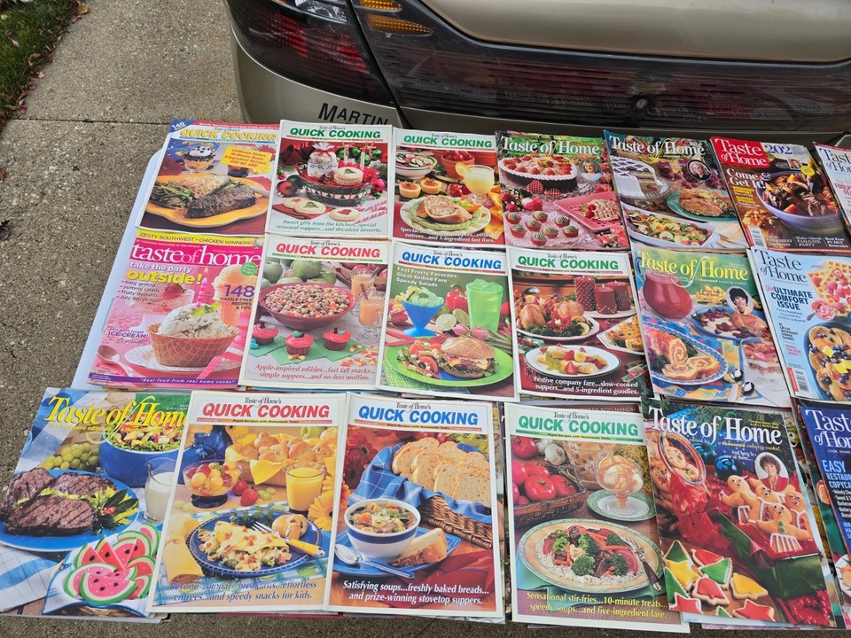 WOW! HUGE LOT of Over 125 TASTE OF HOME Cooking Recipe Magazines 1990s ...